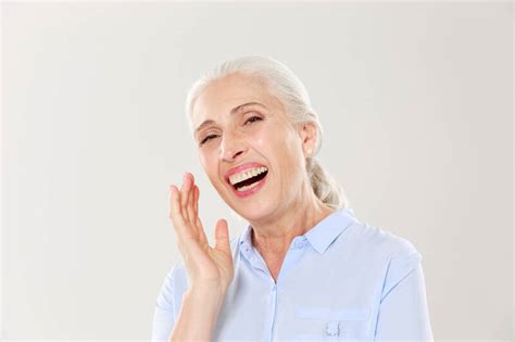 健康網銀髮族也能植牙 8旬老婦11顆植牙穩固如神木 自由健康網
