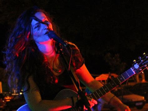 Nina Romić Biti Kantautor Jest Dijagnoza Ali I Terapija Ravnododna