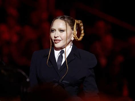 Madonnas Face At The Grammys And The Looks That Followed The