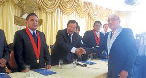 Aurelio Calderón Morón Asumió El Cargo Politica Correo