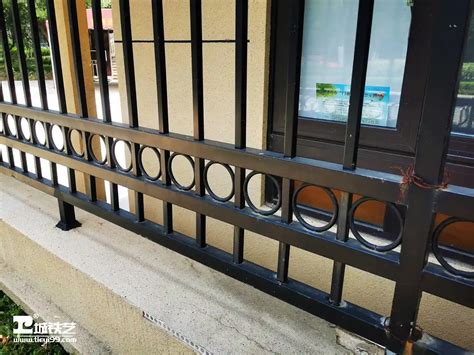 铁艺围栏铁艺围墙围墙护栏tw2272 实景拍摄 铁艺护栏围墙样式大全产品图集 由卫城铁艺的铁艺张收集整理