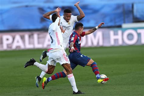 El Real Madrid renuncia a la Liga tras un polémico batacazo ante un