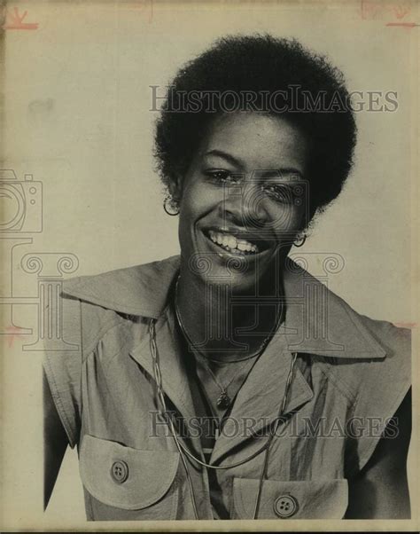 1975 Press Photo Olympic Sprinter Debra Sapenter Sas14693 Historic Images