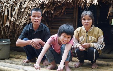 Xót Xa Tình Cảnh Của Ca Gia đình Bị Thiểu Năng