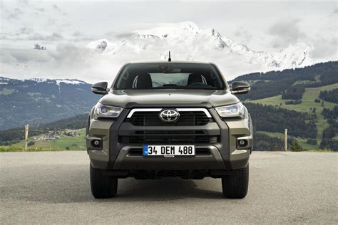 Toyota Hilux Double Cab VIII Facelift 2020 2 4 D 4D 150 Hp 4x4