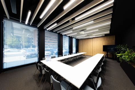 Elcom Custom Light In Your Hand