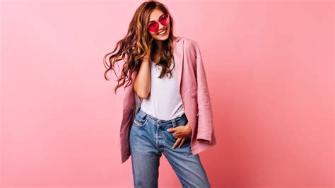 A Few Fashion Tips For Ladies With Apple Shaped Body Type