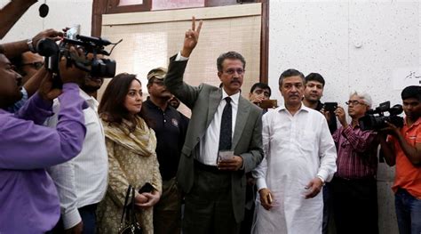 Pakistan Jailed Mqm Leader Wasim Akhtar Takes Oath As Karachi Mayor