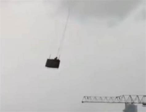 5·10武汉吊篮撞击高楼事故百度百科
