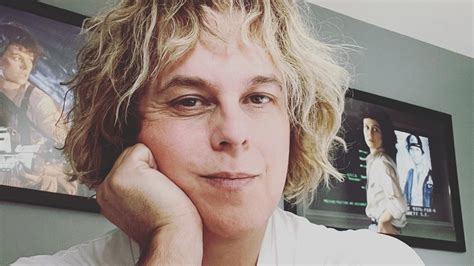 Alex Perron Vit Un Grand Deuil