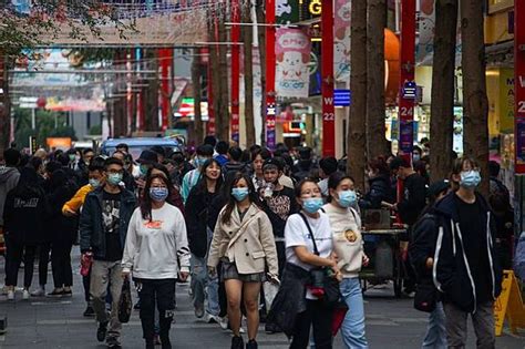 國發會發布去年12月景氣燈號亮黃紅燈 近十年首見 中央通訊社 Line Today