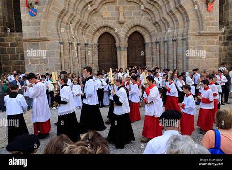 Le Dorat France Septennial Ostensions Of Dorat Which Celebrate The