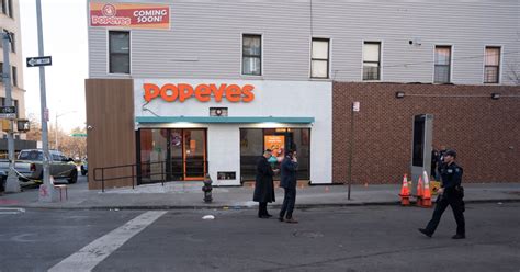 One Dead Three Wounded In Nyc Bullet Spray Outside Bronx Popeyes