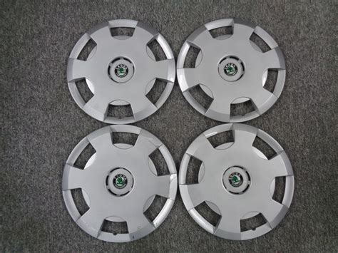 Oryginalne kołpaki SKODA 15 MODEL FABIA na spinki 13529613812