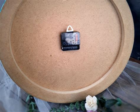 Часы настенные Love 40 см в интернет магазине на Ярмарке Мастеров Часы классические Зея