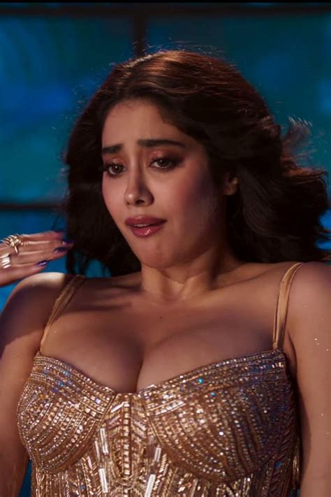 Janhvi Kapoor Instagram Rindiancelebhotscenes