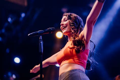Kateřina Marie Tichá Publikum V Lucerna Music Baru Roztancovala I