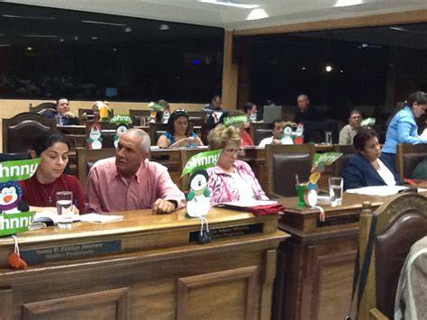 Concejo Municipal de San José discute posible suspensión de Johnny Araya