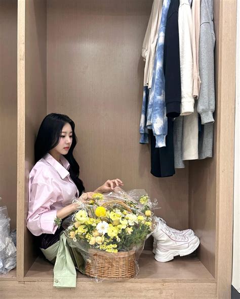 230510 Alice Karin Instagram Update Kpopping