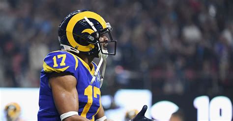 La Rams Ot Andrew Whitworth Wr Robert Woods Make Pff Top 101 Turf