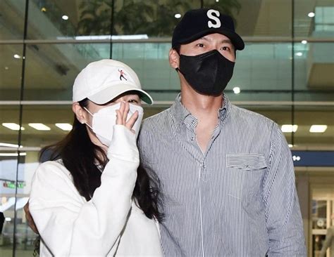 玄彬、孫藝真甜蜜摟腰「愛的降落」！結束蜜月放閃現身仁川機場 自由電子報istyle時尚美妝頻道
