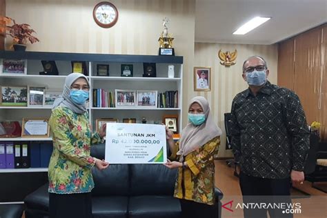BPJAMSOSTEK Santuni Ahli Waris Pegawai Non ASN Dinkes Bekasi ANTARA