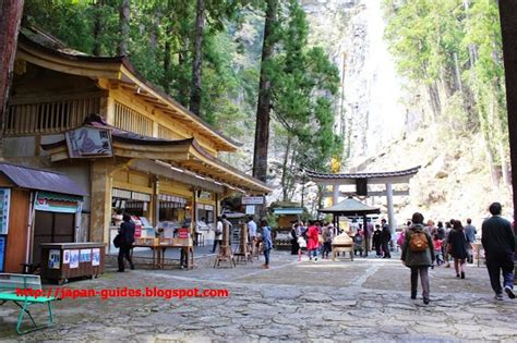 รววนำตกนาช Nachi Waterfall และ Sanjunoto Pagoda