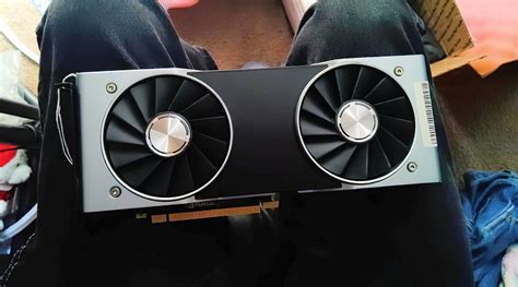 В сети опубликованы фотографии прототипа видеокарты GeForce GTX 2080