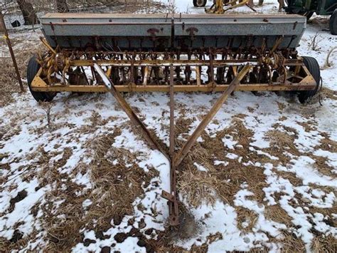 Mm Grain Drill Has Not Been Used In A Few Years Fragodt Auction And