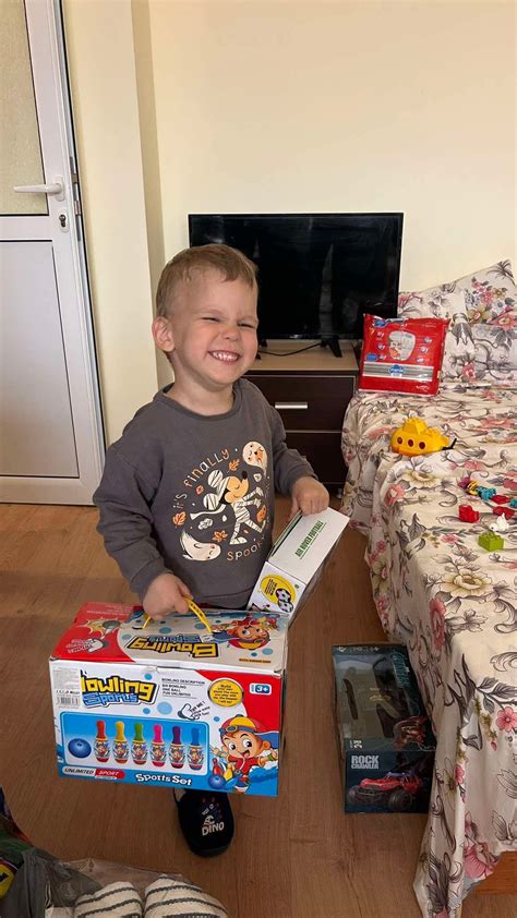 Подай Здравейте Приятели Прекрасен подарък от малкият Алекс от Самоков получи екипът ни