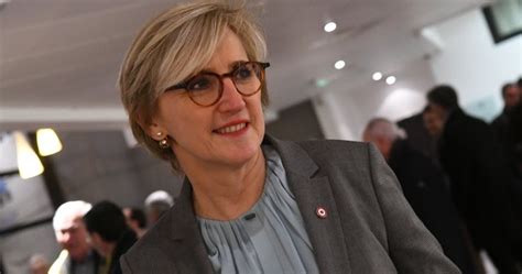 LE REBOUSSIER Mme Françoise Dumas député du Gard je reste sans voix