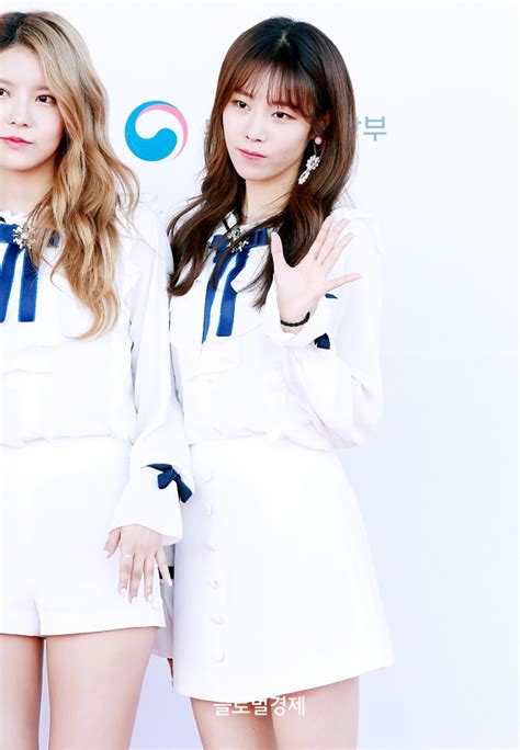 포토 구구단gugudan 해빈 우아한 손인사~