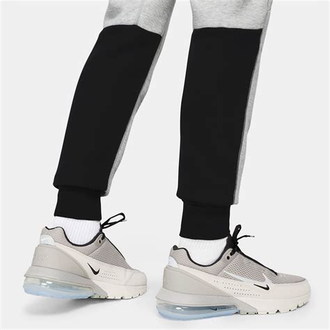 Брюки Nike Sportswear Tech Fleece FB8002-064 купить в Москве, цены ...