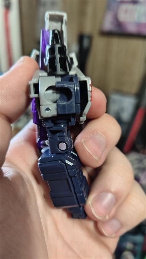 Starscreams Shoulder Socket Is Misshapen Shoulder Is Loose And Falls