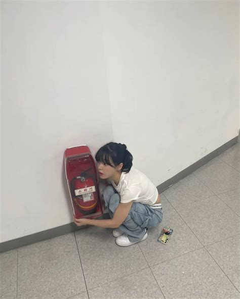 Oh My Girl Community Post 씅희누나 ️ 오늘 콘서트 고생했어 우리 단콘 하자 ️ ️ 단콘에서 놀고