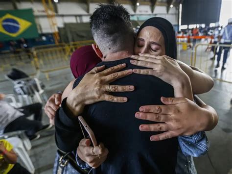 Brasileiros Repatriados Do Líbano Galeria Exame
