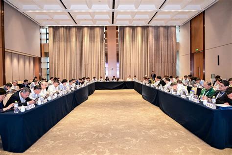 中国化学会第三十一届理事会第一次常务理事会议在青岛召开 中国化学会