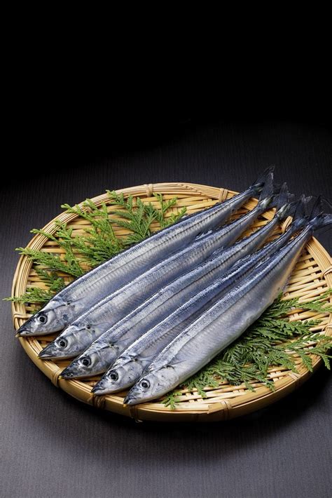 Как просто и вкусно приготовить недорогую рыбную мелочь: сайру и салаку ...