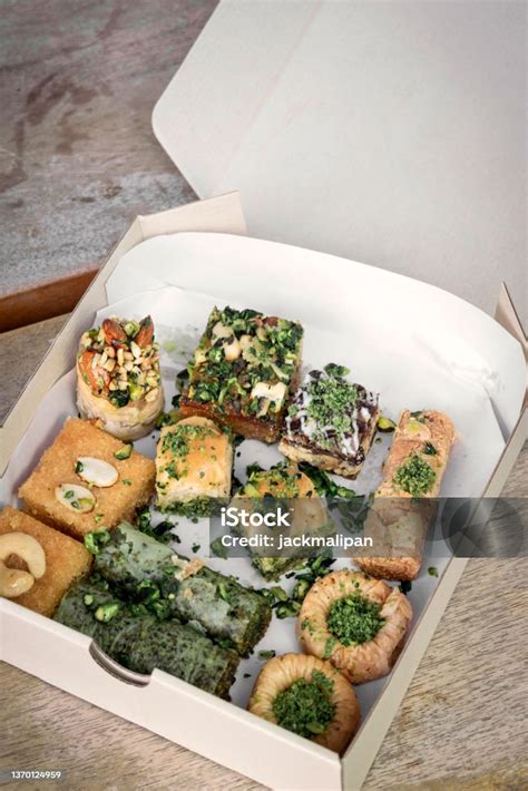 신선한 수제 바클라바 중동 달콤한 디저트 디저트 페이스트리 케이크 0명에 대한 스톡 사진 및 기타 이미지 0명 개체 그룹 견과 Istock