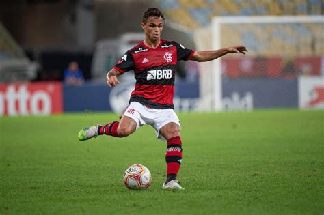 Michael Abre O Jogo E Revela Que Deseja Voltar Ao Flamengo