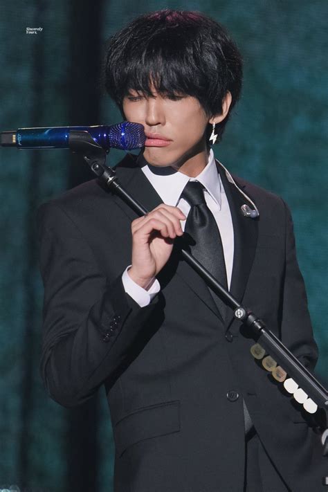 온 On Twitter 하 이거 진짜 댕좋다 비오는날 피아노 한 대 있는 재즈바 들어갔는데 이런 남자가 스캣 흥얼거리고