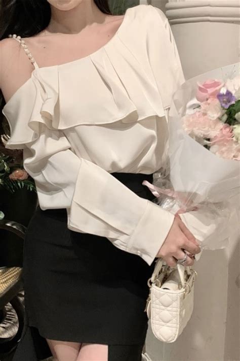 진주 스트랩 오프숄더 러블리 프릴 긴소매 롱슬리브 블라우스 탑