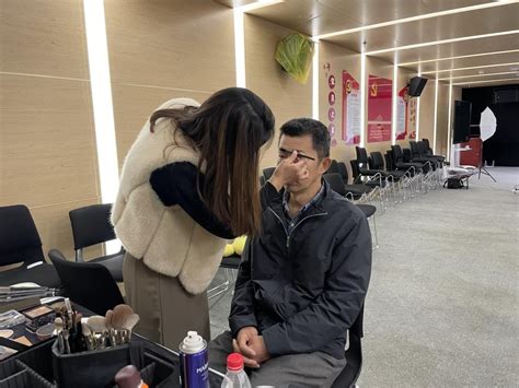 中国农业大学农学院 新闻动态 农学院工会组织教职工拍摄职业形象照