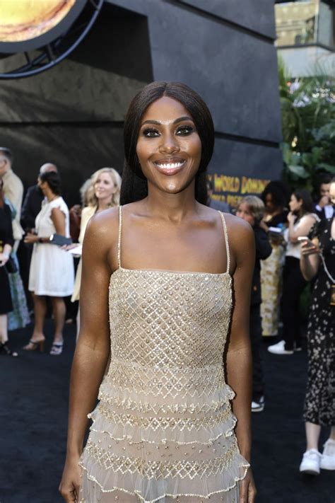 Dewanda Wise Attends The Los Angeles Premiere Of Universal Pictures