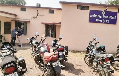 Cg Election 2023 शिक्षक निर्वाचन कार्य में व्यस्त स्कूल कॉलेज में
