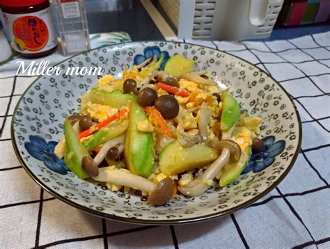 菇菇櫛瓜炒蛋好菇道營養料理 by 咪樂媽の小廚記 愛料理