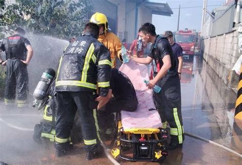 苗栗苑裡自行車加工廠火警「閃燃」！5位消防員灼傷送醫 社會萬象 生活 Nownews今日新聞