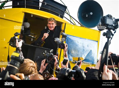 David Hasselhoff Besucht Berlin Im Jahr 2013 Auf Den Abriss Eines Teils