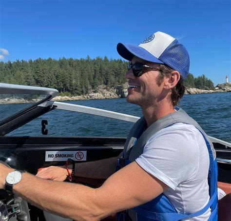 When Calls The Hearts Kevin Mcgarry And Kayla Wallaces Relationship