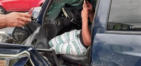 Impressionante Acidente Entre Carros Deixa Vítima Presa às Ferragens